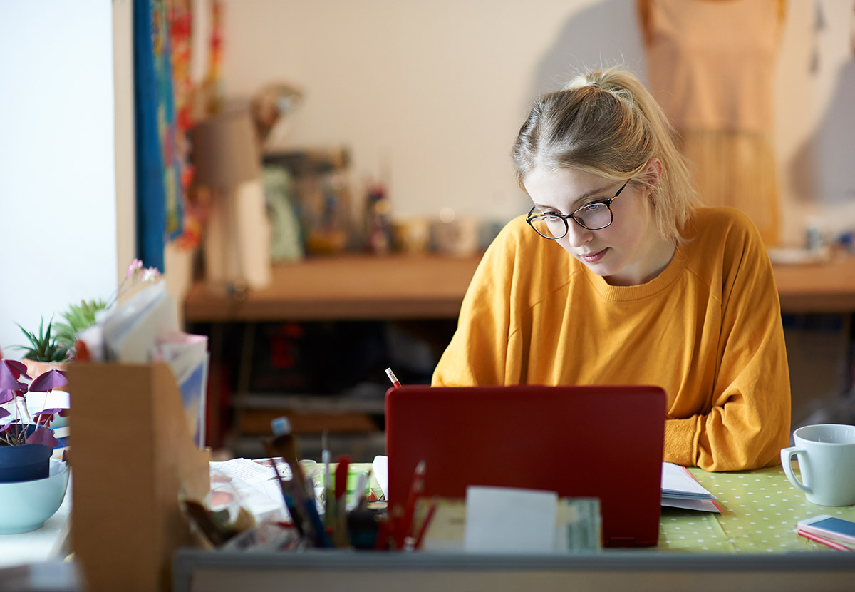 What is catfishing and what can I do about it? | Avira
